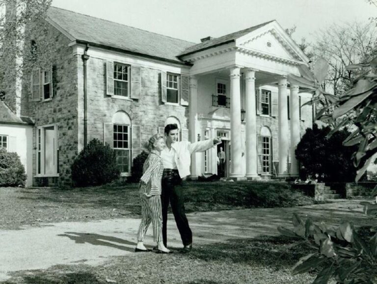 Graceland Mansion and Elvis' First Recording Session | The Music ...